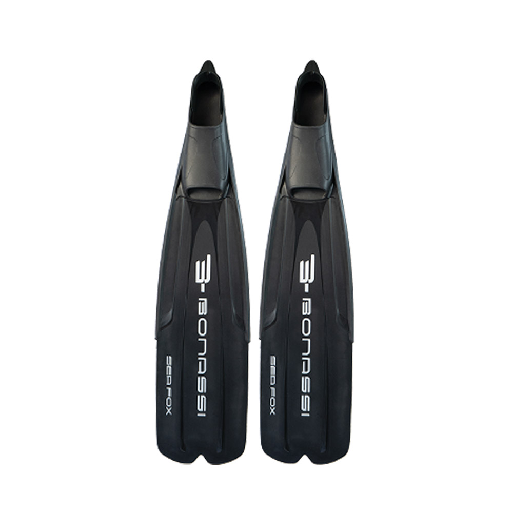 Smooth and Strong Snorkeling Fins Online | Magna Divers